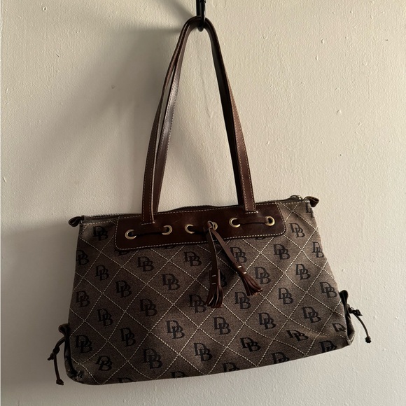 Dooney & Bourke | Bags | Dooney Bourke Signature Db Purse | Poshmark